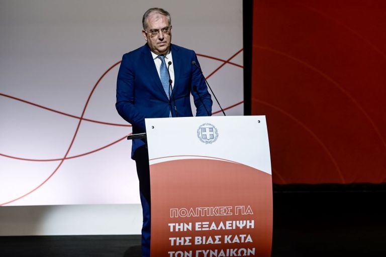 Θεοδωρικάκος: Πάνω από 90% το ποσοστό εξιχνίασης περιστατικών βίας κατά ...