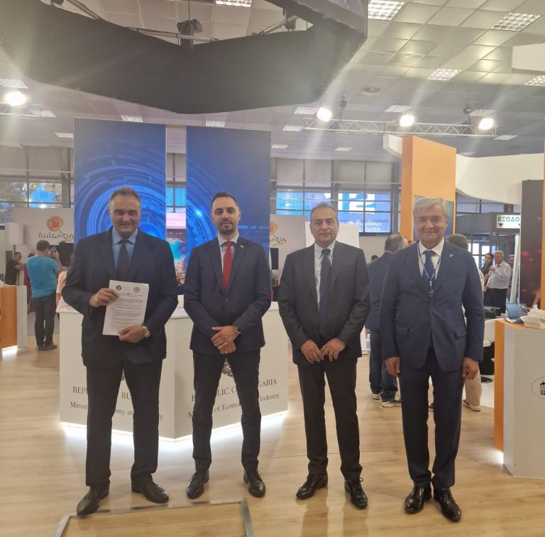 Υπογραφή Mνημονίου Συνεργασίας Ε.ΕΛ.Ε.Α.Α. με την Ένωση Αμυντικής ...