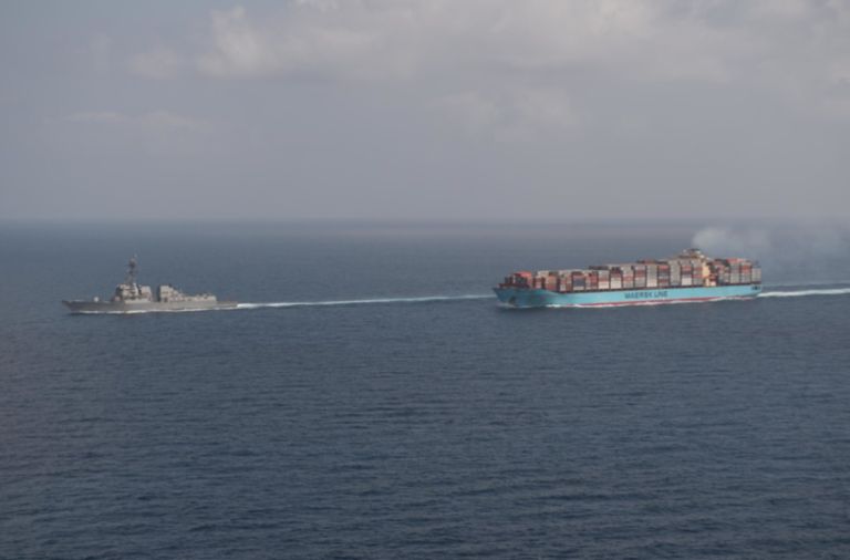 Απόπειρα των Χούτι να χτυπήσουν πλοίο με ελληνική σημαία στον κόλπο της ...