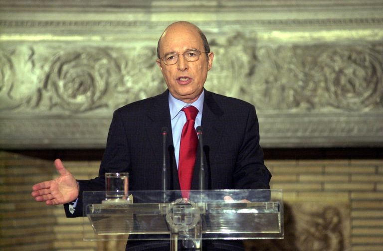 Simitis: Sorrow over the death από the former Prime Minister – Funeral ...