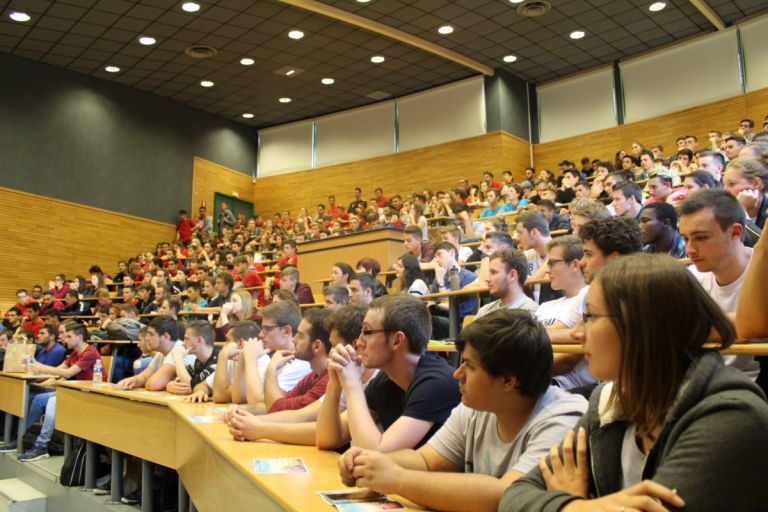 Η «εξίσωση» των αιώνιων φοιτητών: Ποιοι θα διαγραφούν, ποιοι θα ...