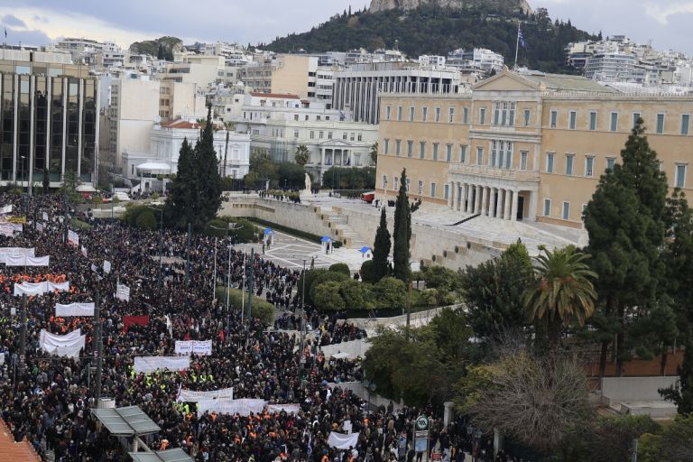 Οι δύο «πονοκέφαλοι» της ΕΛ.ΑΣ.: «Κινήσεις» αντιεξουσιαστών και ...