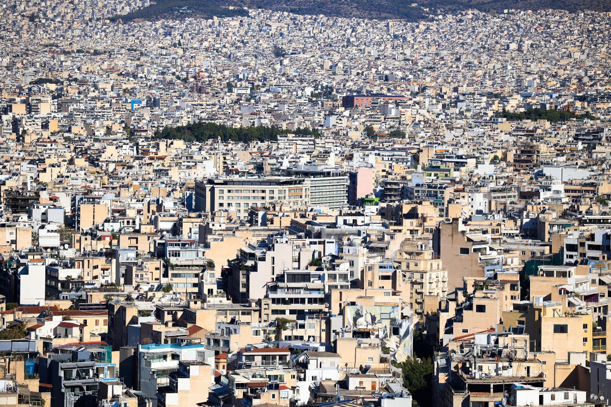 Έκρηξη στις μεταβιβάσεις ακινήτων το 2025: Πάνω από 552.000 δηλώσεις ...